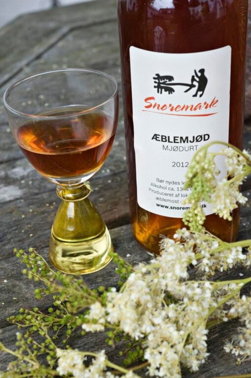Mead - Danish apple mead with meadowsweet - buy now!